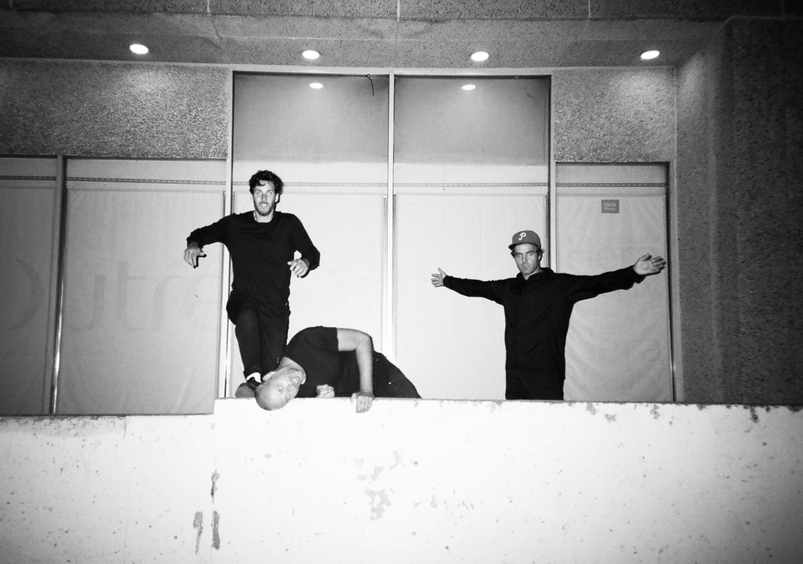 Montreal Rockers AXLAUSTADE Burn Into A Post-Modern Grunge Apocalypse ...