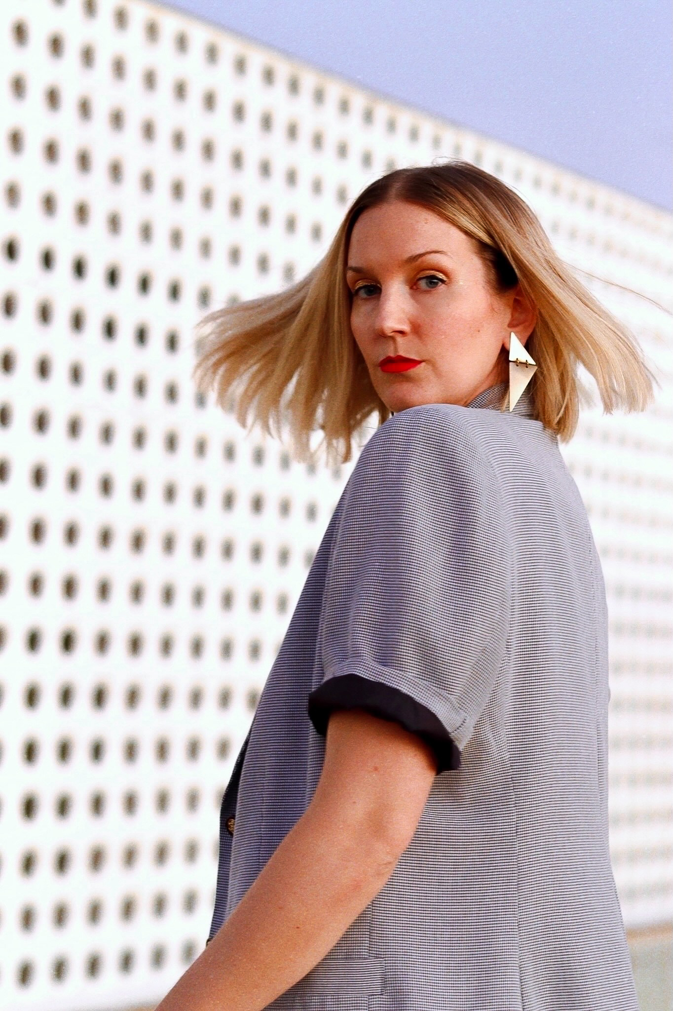 Julie Neff’s Powerful Vocals And Harrowing Angelic Production Creates A ...