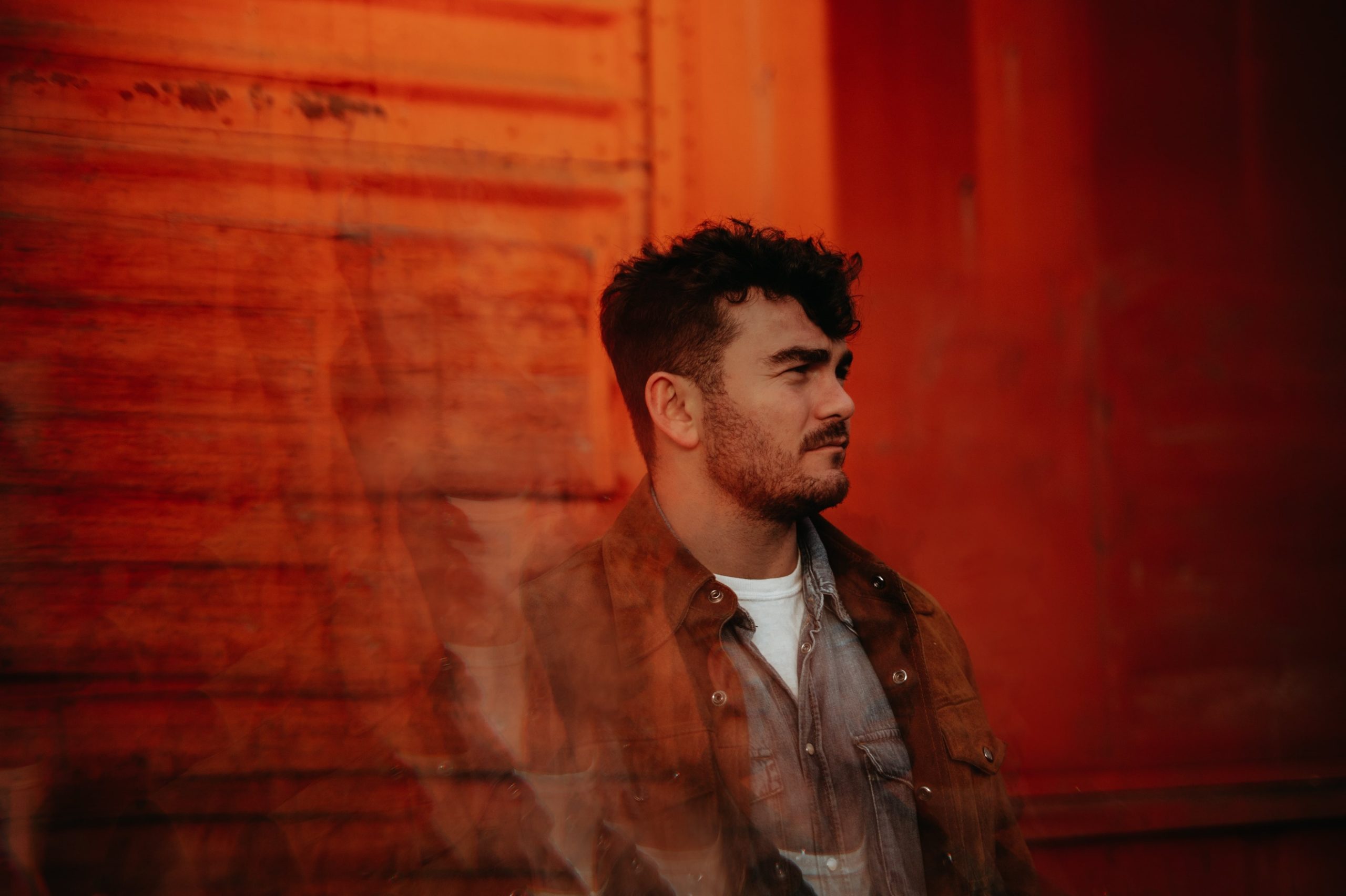 Folk Rocker Aaron Wylder Releases “Don’t Let Me Down” - Record World
