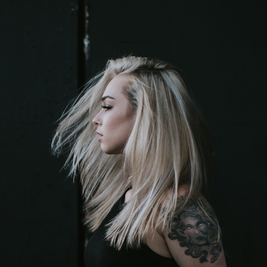 Avalon Stone Stuns with New Single "Cliffhanger," Highlighting Her Rise ...