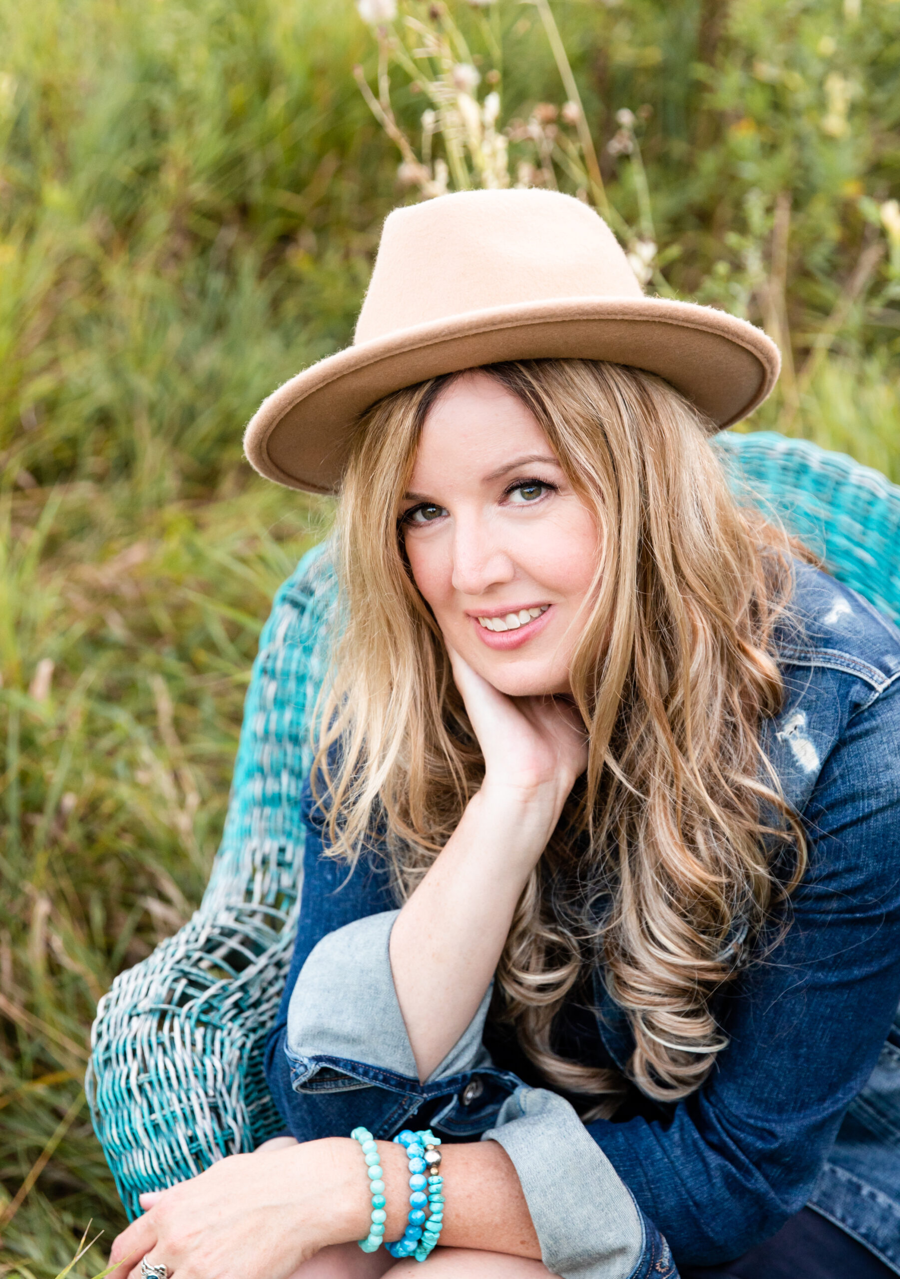 From Georgetown to the Heart: Ontario Folk Singer Aynsley Saxe Unveils ...